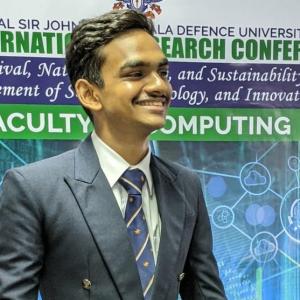 Ravindu Aratchige Software Engineering online tutor රු 1000 - රු 5000/hour