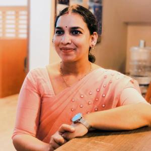 Asha Latha Geography,M.Com,M.B.A.,B Com home tutor Rial 3 - Rial 5/hour